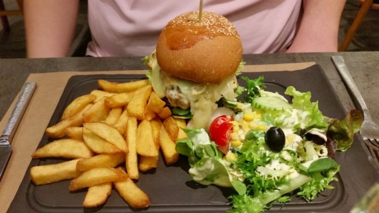 Restaurant dix neuf : tradition et saveurs exotiques - Miss Elka